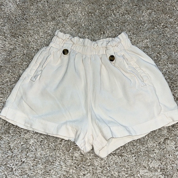 American Eagle Outfitters | Shorts | Cream Colored Ae Shorts | Poshmark